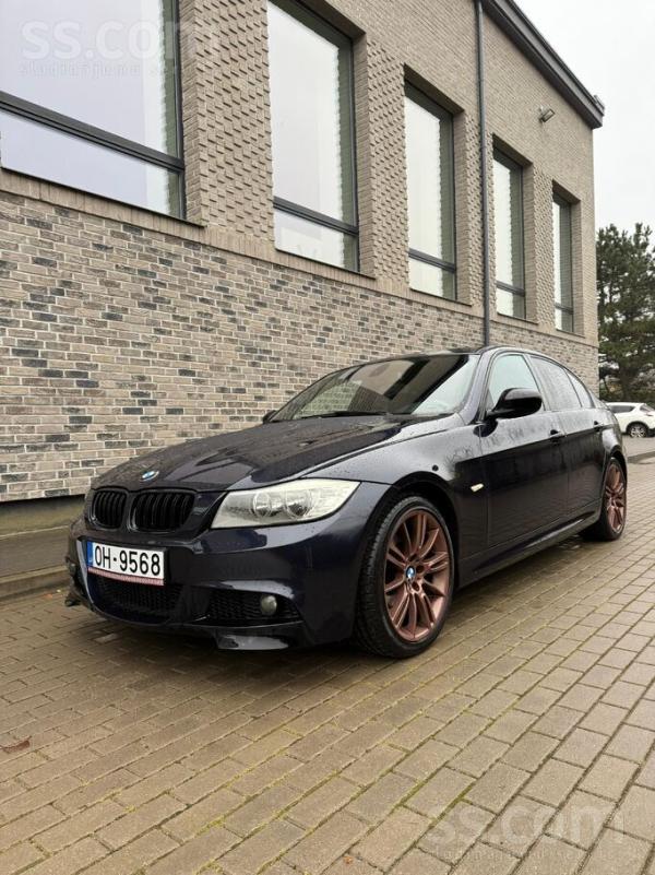 Black BMW 318 2009 in Talsi, with an engine capacity of 2.00 L and mileage of 263 thousand km for 6750 €, photo 1 on AUTOMOTO.COM.LV