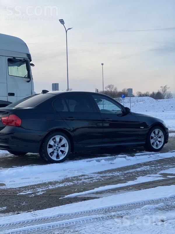 Melns BMW 318 2009 Rīga, ar dzinēja tilpumu 2.00 L un nobraukumu 307 tūkst. km par 3790 €, foto 5 vietnē AUTOMOTO.COM.LV