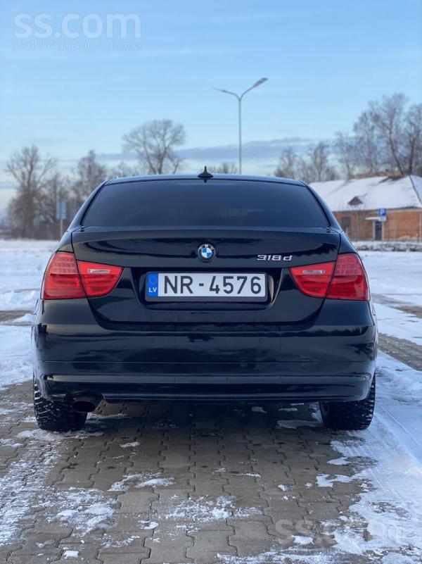 Melns BMW 318 2009 Rīga, ar dzinēja tilpumu 2.00 L un nobraukumu 307 tūkst. km par 3790 €, foto 6 vietnē AUTOMOTO.COM.LV