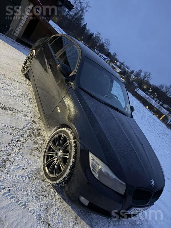 Melns BMW 318 2009 Valmiera, ar dzinēja tilpumu 2.00 L un nobraukumu 413 tūkst. km par 4200 €, foto 2 vietnē AUTOMOTO.COM.LV