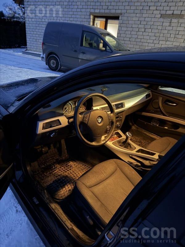Melns BMW 318 2009 Valmiera, ar dzinēja tilpumu 2.00 L un nobraukumu 413 tūkst. km par 4200 €, foto 4 vietnē AUTOMOTO.COM.LV