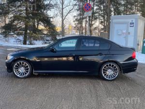 Melns BMW 318 2009 Rīga, ar dzinēja tilpumu 2.00 L un nobraukumu 0 tūkst. km par 5399 €, foto 2 vietnē AUTOMOTO.COM.LV