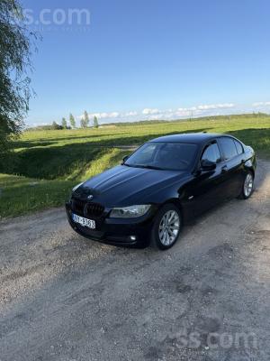Black BMW 318 2009 in Riga, with an engine capacity of 2.00 L and mileage of 468 thousand km for 5350 €, photo 3 on AUTOMOTO.COM.LV