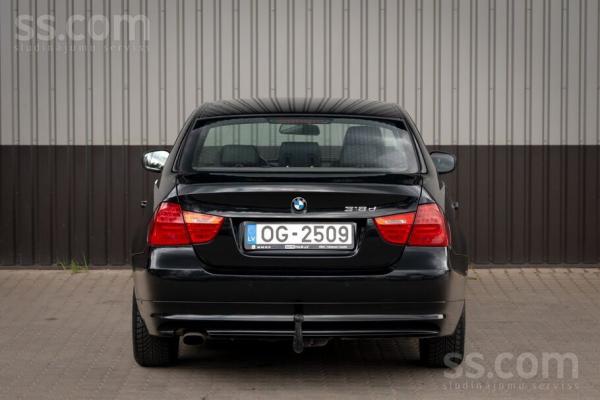 Black BMW 318 2009 in Talsi, with an engine capacity of 2.00 L and mileage of 231 thousand km for 4790 €, photo 5 on AUTOMOTO.COM.LV