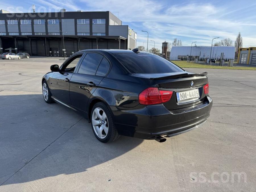 Melns BMW 318 2009 Rīga, ar dzinēja tilpumu 2.00 L un nobraukumu 337 tūkst. km par 4300 €, foto 5 vietnē AUTOMOTO.COM.LV