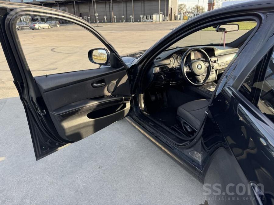 Melns BMW 318 2009 Rīga, ar dzinēja tilpumu 2.00 L un nobraukumu 337 tūkst. km par 4300 €, foto 10 vietnē AUTOMOTO.COM.LV