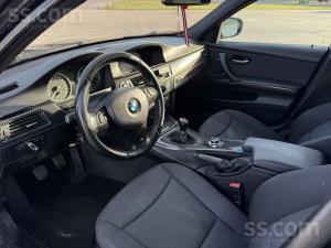 Melns BMW 318 2009 Rīga, ar dzinēja tilpumu 2.00 L un nobraukumu 337 tūkst. km par 4300 €, foto 15 vietnē AUTOMOTO.COM.LV
