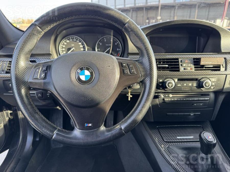 Melns BMW 318 2009 Rīga, ar dzinēja tilpumu 2.00 L un nobraukumu 337 tūkst. km par 4300 €, foto 16 vietnē AUTOMOTO.COM.LV