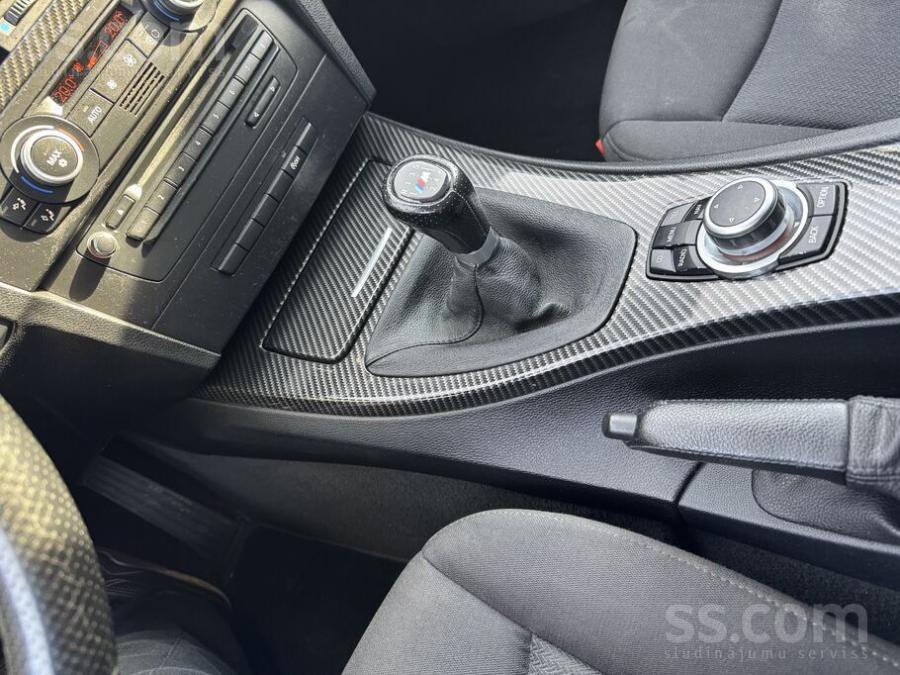 Melns BMW 318 2009 Rīga, ar dzinēja tilpumu 2.00 L un nobraukumu 337 tūkst. km par 4300 €, foto 17 vietnē AUTOMOTO.COM.LV