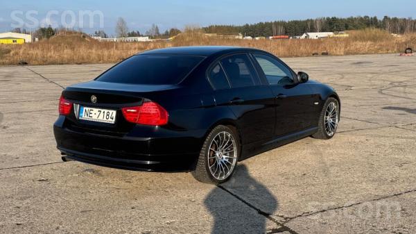 Melns BMW 318 2009 Rīga, ar dzinēja tilpumu 2.00 L un nobraukumu 0 tūkst. km par 4299 €, foto 3 vietnē AUTOMOTO.COM.LV