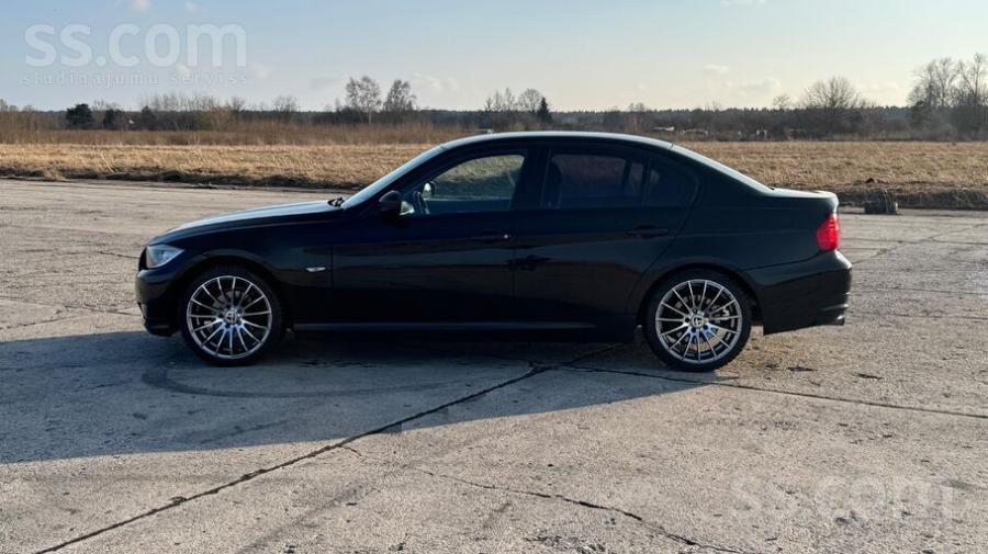 Black BMW 318 2009 in Riga, with an engine capacity of 2.00 L and mileage of 0 thousand km for 4299 €, photo 7 on AUTOMOTO.COM.LV