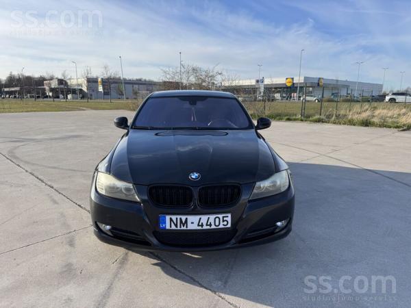 Melns BMW 318 2009 Rīga, ar dzinēja tilpumu 2.00 L un nobraukumu 337 tūkst. km par 3999 €, foto 1 vietnē AUTOMOTO.COM.LV