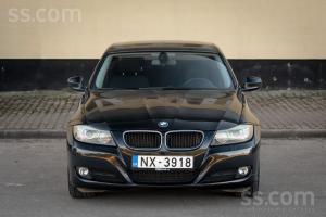 Black BMW 318 2009 in Talsi, with an engine capacity of 2.00 L and mileage of 294 thousand km for 5390 €, photo 4 on AUTOMOTO.COM.LV