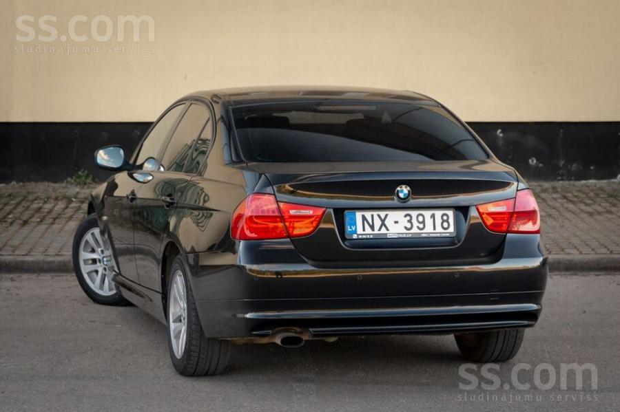 Black BMW 318 2009 in Talsi, with an engine capacity of 2.00 L and mileage of 294 thousand km for 5390 €, photo 5 on AUTOMOTO.COM.LV