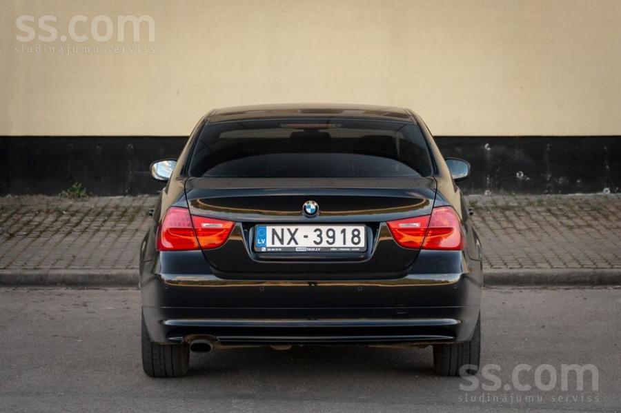 Black BMW 318 2009 in Talsi, with an engine capacity of 2.00 L and mileage of 294 thousand km for 5390 €, photo 6 on AUTOMOTO.COM.LV