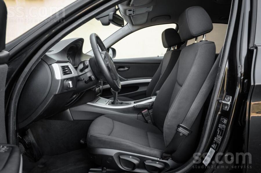 Black BMW 318 2009 in Talsi, with an engine capacity of 2.00 L and mileage of 294 thousand km for 5390 €, photo 10 on AUTOMOTO.COM.LV