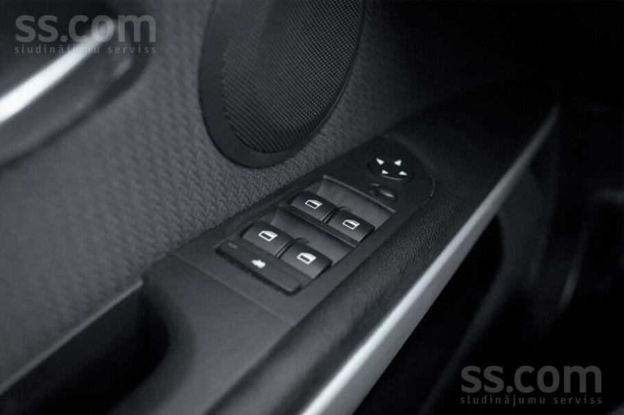 Black BMW 318 2009 in Talsi, with an engine capacity of 2.00 L and mileage of 294 thousand km for 5390 €, photo 14 on AUTOMOTO.COM.LV