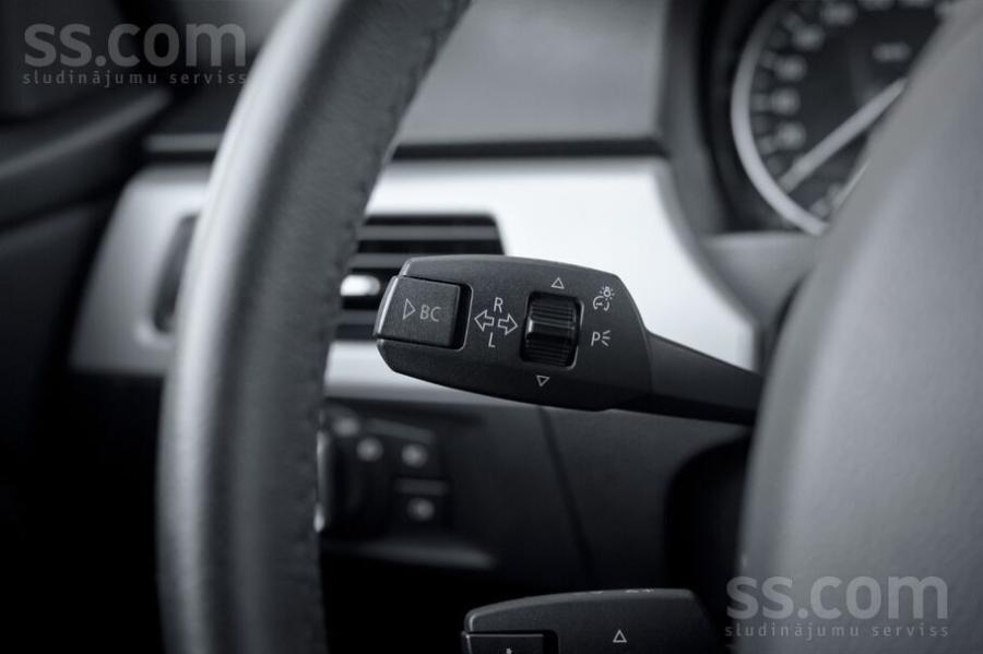 Black BMW 318 2009 in Talsi, with an engine capacity of 2.00 L and mileage of 294 thousand km for 5390 €, photo 16 on AUTOMOTO.COM.LV