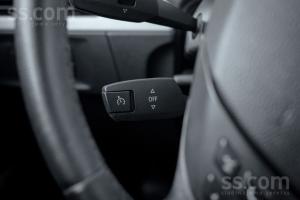 Black BMW 318 2009 in Talsi, with an engine capacity of 2.00 L and mileage of 294 thousand km for 5390 €, photo 17 on AUTOMOTO.COM.LV