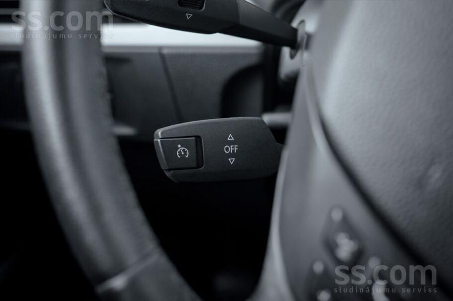 Black BMW 318 2009 in Talsi, with an engine capacity of 2.00 L and mileage of 294 thousand km for 5390 €, photo 17 on AUTOMOTO.COM.LV