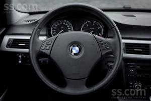Black BMW 318 2009 in Talsi, with an engine capacity of 2.00 L and mileage of 294 thousand km for 5390 €, photo 19 on AUTOMOTO.COM.LV