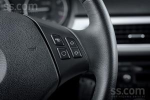 Black BMW 318 2009 in Talsi, with an engine capacity of 2.00 L and mileage of 294 thousand km for 5390 €, photo 20 on AUTOMOTO.COM.LV