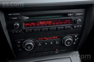 Black BMW 318 2009 in Talsi, with an engine capacity of 2.00 L and mileage of 294 thousand km for 5390 €, photo 24 on AUTOMOTO.COM.LV