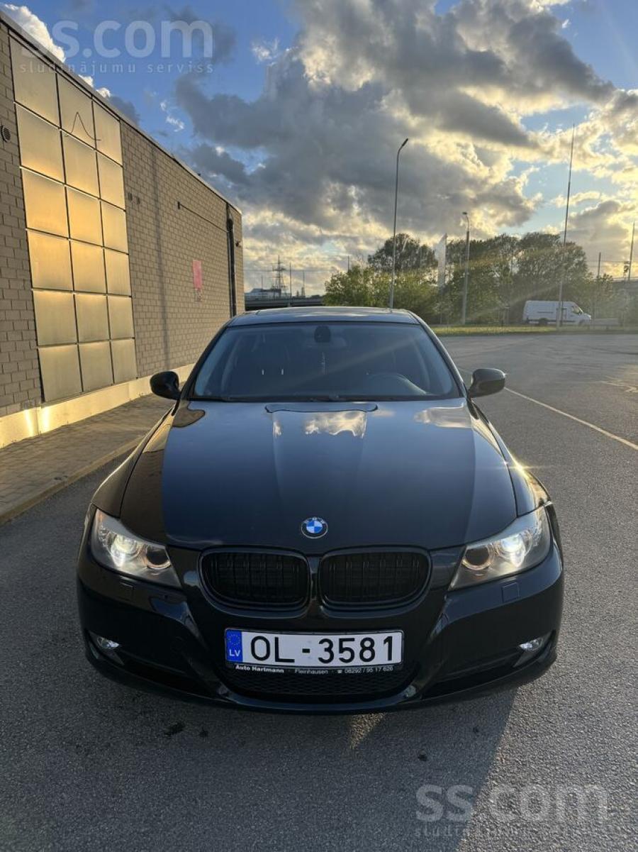Black BMW 318 2009 in Riga, with an engine capacity of 2.00 L and mileage of 289 thousand km for 4150 €, photo 3 on AUTOMOTO.COM.LV