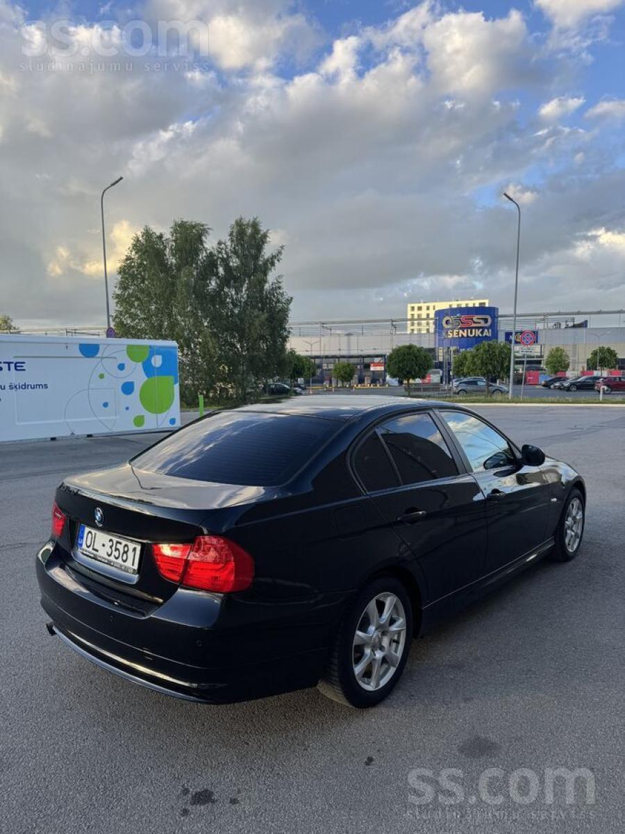 Black BMW 318 2009 in Riga, with an engine capacity of 2.00 L and mileage of 289 thousand km for 4150 €, photo 4 on AUTOMOTO.COM.LV