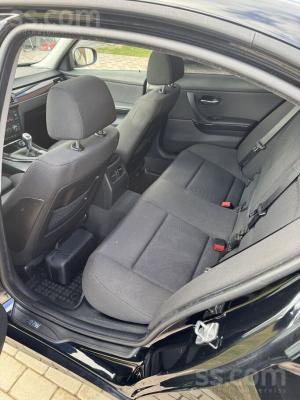 Black BMW 318 2009 in Riga, with an engine capacity of 2.00 L and mileage of 289 thousand km for 4150 €, photo 11 on AUTOMOTO.COM.LV