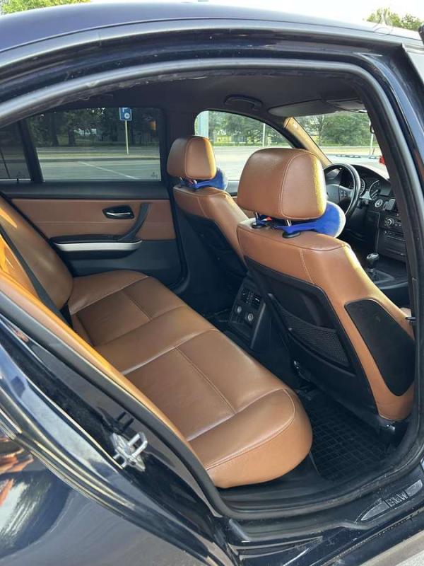 Melns BMW 318 2009 Plungė, ar dzinēja tilpumu 2.00 L un nobraukumu 207 tūkst. km par 4300 €, foto 4 vietnē AUTOMOTO.COM.LV