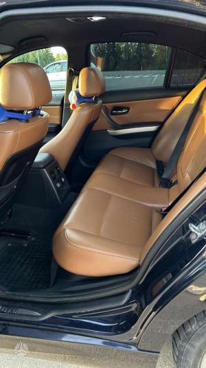 Melns BMW 318 2009 Plungė, ar dzinēja tilpumu 2.00 L un nobraukumu 207 tūkst. km par 4300 €, foto 6 vietnē AUTOMOTO.COM.LV