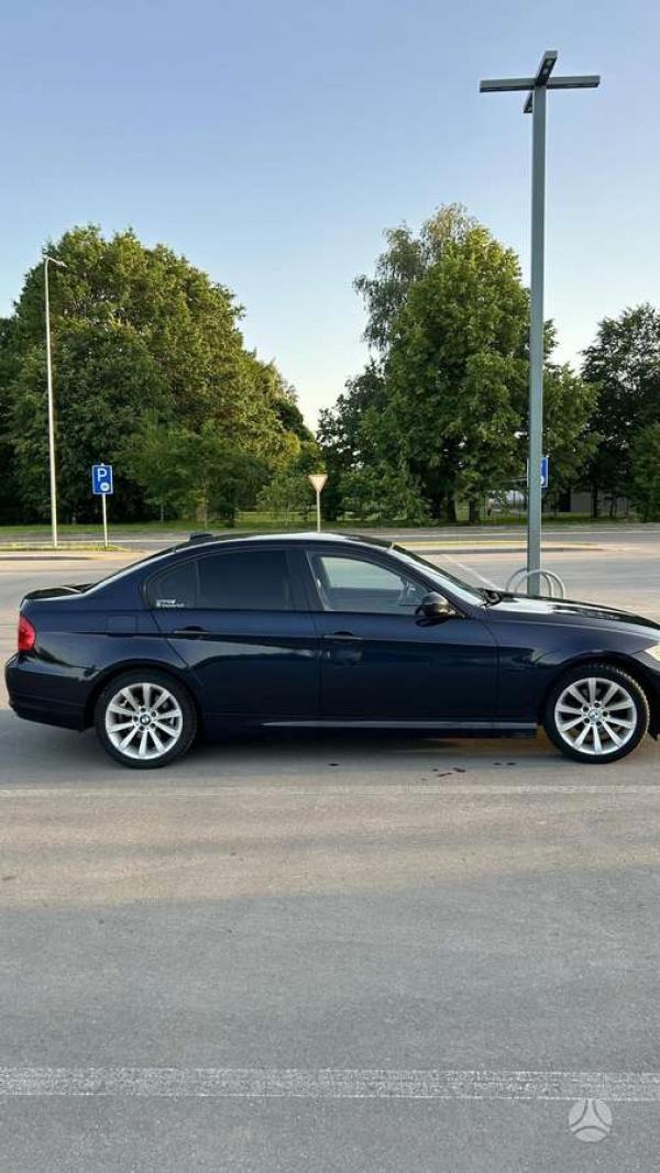 Melns BMW 318 2009 Plungė, ar dzinēja tilpumu 2.00 L un nobraukumu 207 tūkst. km par 4300 €, foto 6 vietnē AUTOMOTO.COM.LV
