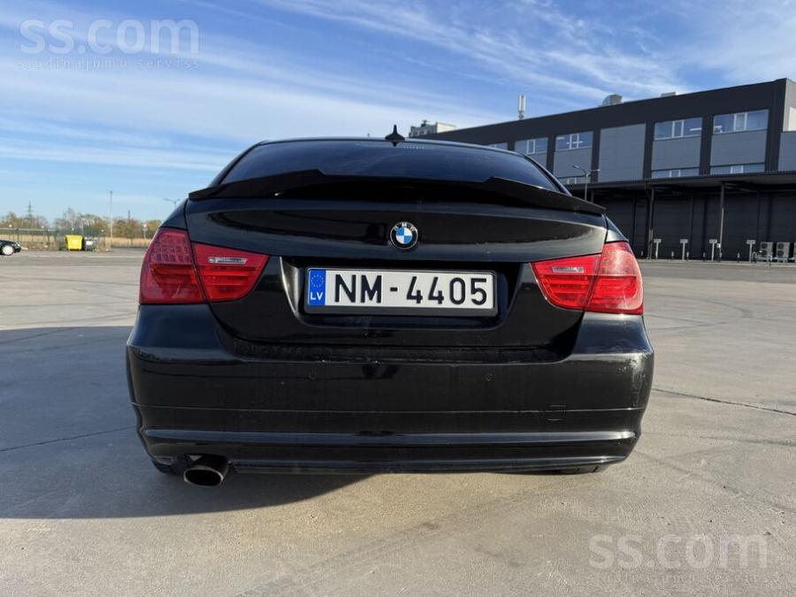 Black BMW 318 2009 in Riga, with an engine capacity of 2.00 L and mileage of 339 thousand km for 4200 €, photo 8 on AUTOMOTO.COM.LV
