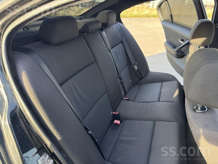 Black BMW 318 2009 in Riga, with an engine capacity of 2.00 L and mileage of 339 thousand km for 4200 €, photo 11 on AUTOMOTO.COM.LV