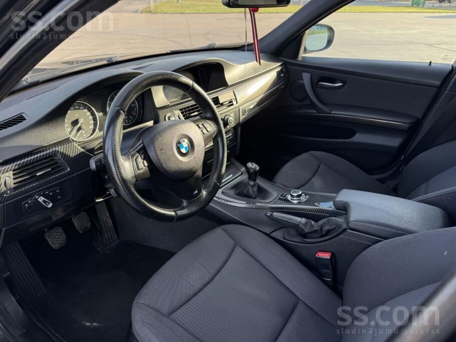 Black BMW 318 2009 in Riga, with an engine capacity of 2.00 L and mileage of 339 thousand km for 4200 €, photo 14 on AUTOMOTO.COM.LV
