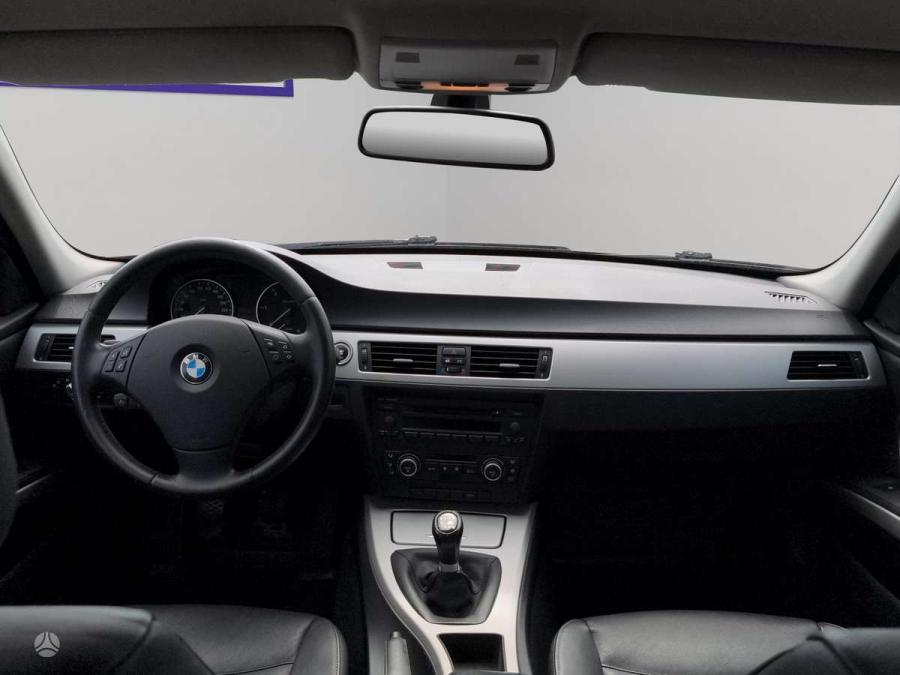 Melns BMW 318 2009 Viļņa, ar dzinēja tilpumu 2.00 L un nobraukumu 236 tūkst. km par 4999 €, foto 13 vietnē AUTOMOTO.COM.LV