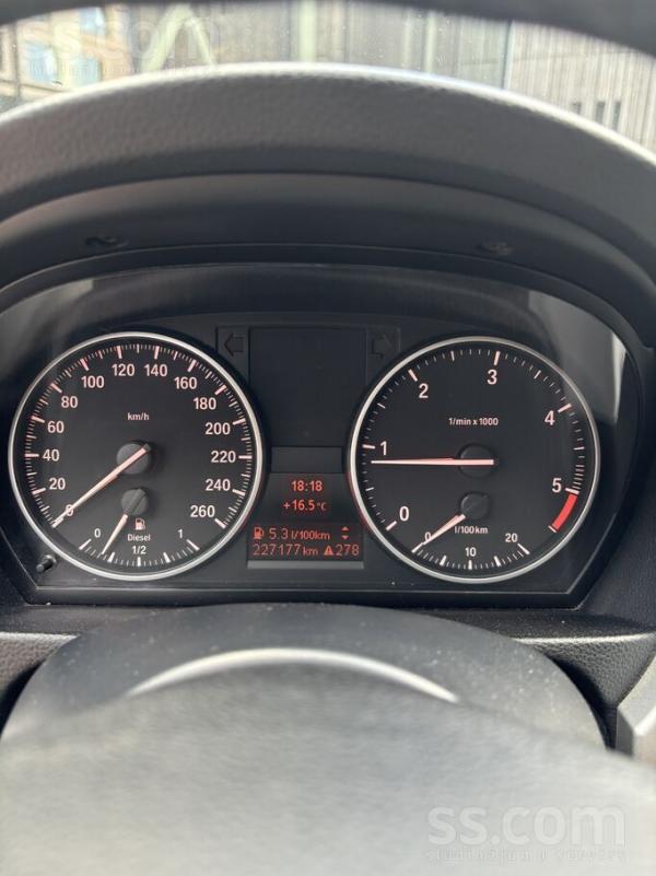 Black BMW 318 2009 in Riga, with an engine capacity of 2.00 L and mileage of 227 thousand km for 3900 €, photo 6 on AUTOMOTO.COM.LV