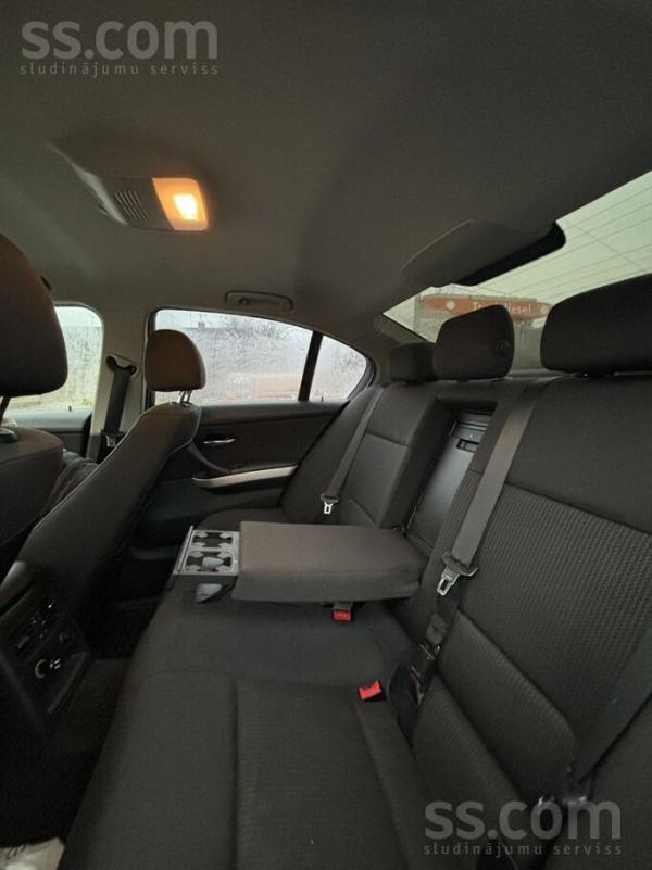 Black BMW 318 2009 in Riga, with an engine capacity of 2.00 L and mileage of 227 thousand km for 3900 €, photo 7 on AUTOMOTO.COM.LV