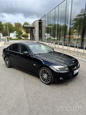 Melns BMW 318 2009 Rīga, ar dzinēja tilpumu 2.00 L un nobraukumu 227 tūkst. km par 3900 €, foto  vietnē AUTOMOTO.COM.LV