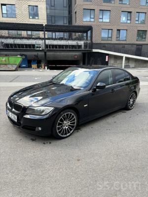 Black BMW 318 2009 in Riga, with an engine capacity of 2.00 L and mileage of 227 thousand km for 3900 €, photo 5 on AUTOMOTO.COM.LV