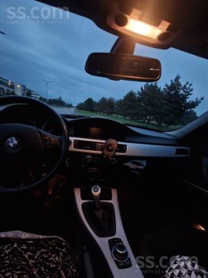 Black BMW 318 2009 in Riga, with an engine capacity of 2.00 L and mileage of 467 thousand km for 3800 €, photo 7 on AUTOMOTO.COM.LV