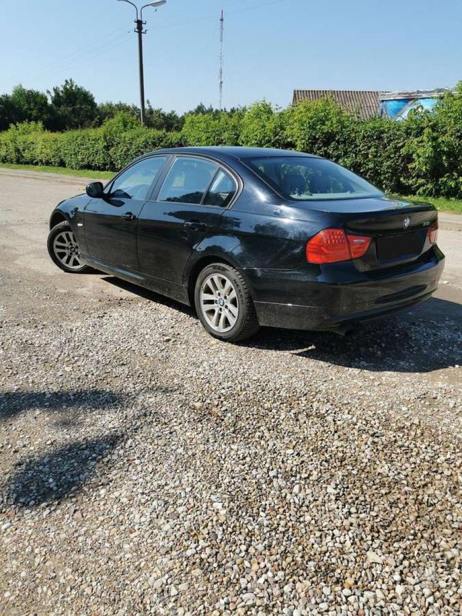 Melns BMW 318 2009 Rokiškis, ar dzinēja tilpumu 2.00 L un nobraukumu 389 tūkst. km par 2100 €, foto 1 vietnē AUTOMOTO.COM.LV