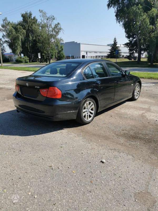 Black BMW 318 2009 in Rokiskis, with an engine capacity of 2.00 L and mileage of 389 thousand km for 2100 €, photo 3 on AUTOMOTO.COM.LV