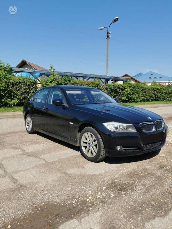 Black BMW 318 2009 in Rokiskis, with an engine capacity of 2.00 L and mileage of 389 thousand km for 2100 €, photo 4 on AUTOMOTO.COM.LV