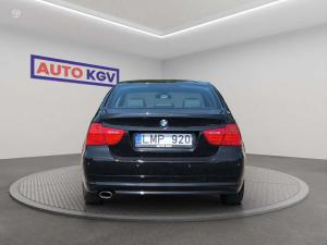 Black BMW 318 2009 in Klaipeda, with an engine capacity of 2.00 L and mileage of 236 thousand km for 4999 €, photo 5 on AUTOMOTO.COM.LV