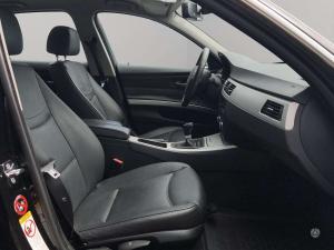 Black BMW 318 2009 in Klaipeda, with an engine capacity of 2.00 L and mileage of 236 thousand km for 4999 €, photo 9 on AUTOMOTO.COM.LV