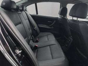 Black BMW 318 2009 in Klaipeda, with an engine capacity of 2.00 L and mileage of 236 thousand km for 4999 €, photo 10 on AUTOMOTO.COM.LV