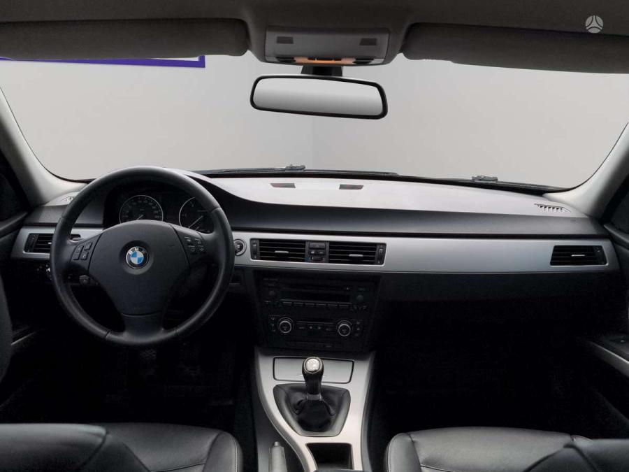 Black BMW 318 2009 in Klaipeda, with an engine capacity of 2.00 L and mileage of 236 thousand km for 4999 €, photo 13 on AUTOMOTO.COM.LV