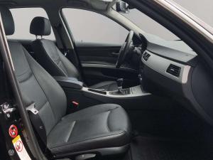 Black BMW 318 2009 in Klaipeda, with an engine capacity of 2.00 L and mileage of 236 thousand km for 4999 €, photo 9 on AUTOMOTO.COM.LV